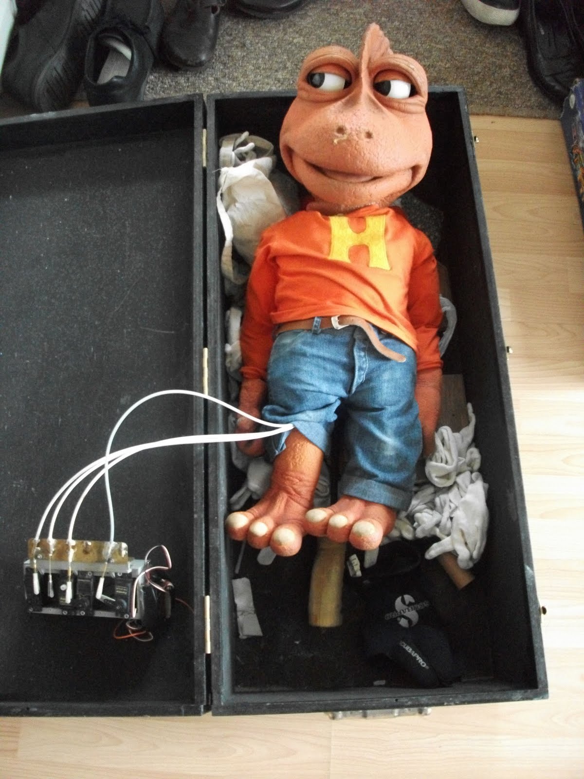 Eye Spy: Animatronic Puppet dino