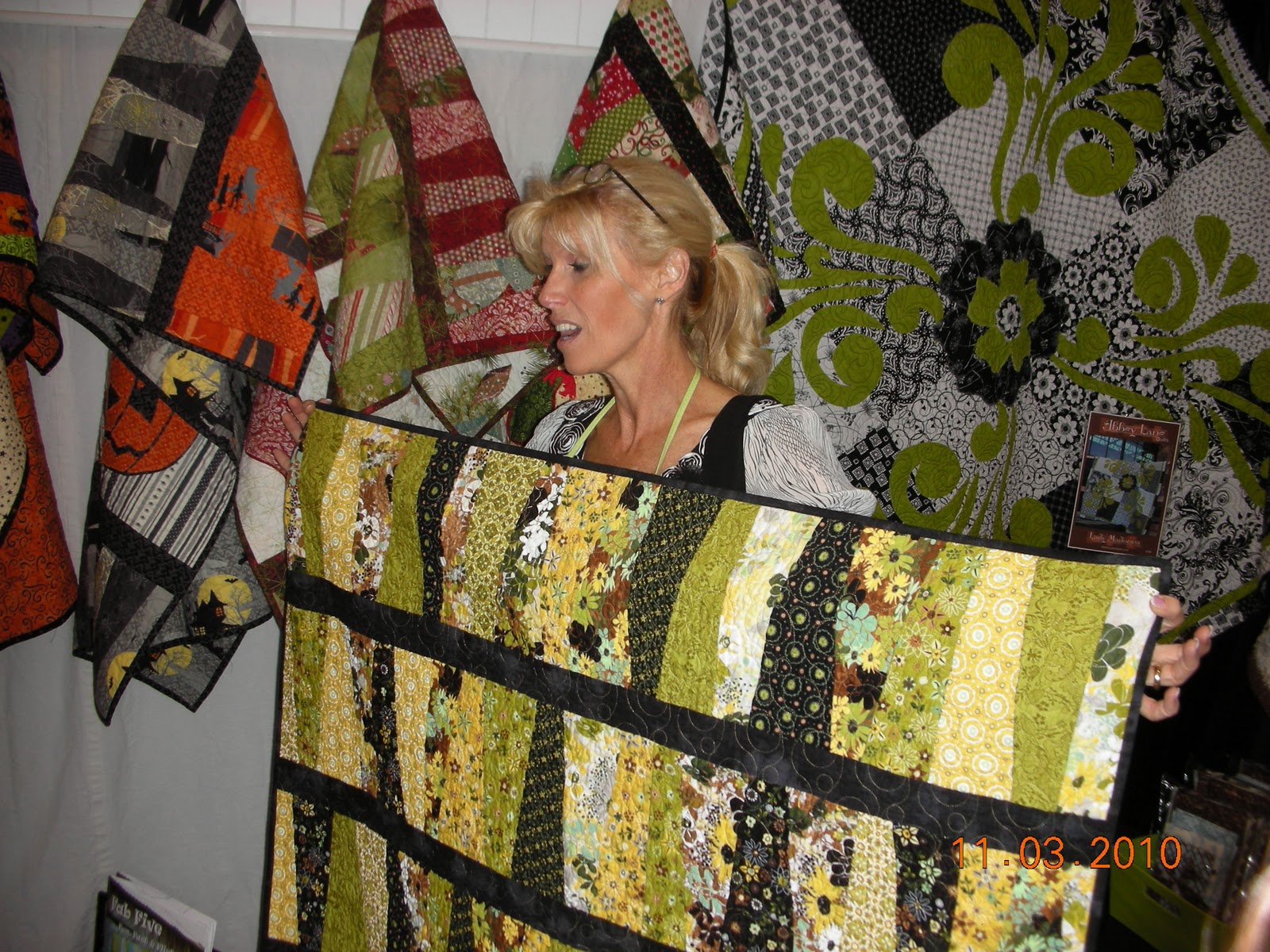 Mama T Quilts: Famous People at the Houston Show