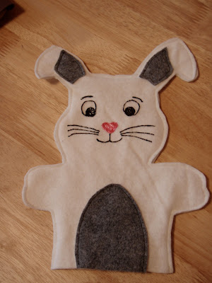 Outside the box!: Puppet Theater Kit: the animal puppets