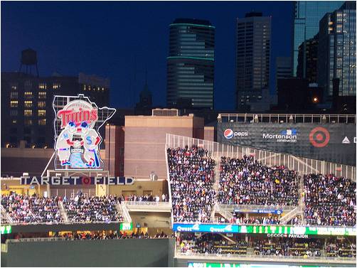 Lipgloss and Baseball: A Minnesota Twins Blog: Photos: First night game ...