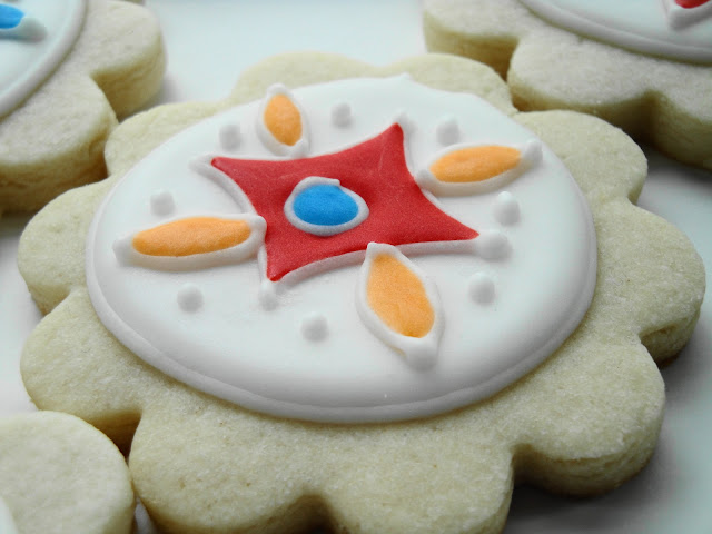 cumin and cardamom: Rangoli Decorated Sugar Cookies