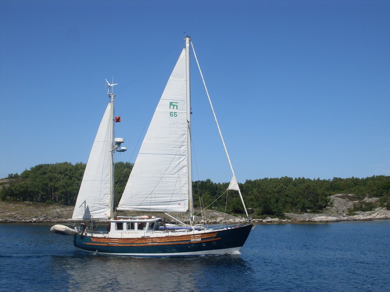 Sailing the Fjords: Passing boats