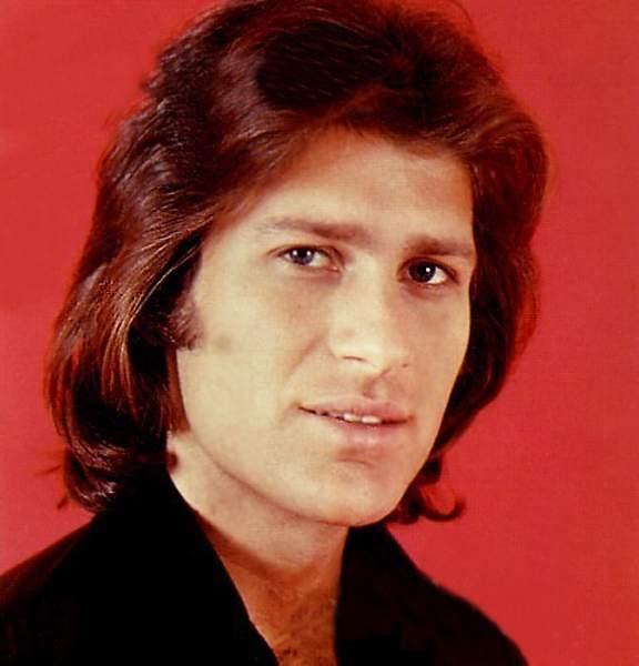 « Qui saura me faire oublier, dites-moi… » …Mike Brant ? disparu il y a ...