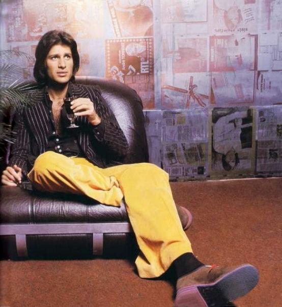 « Qui saura me faire oublier, dites-moi… » …Mike Brant ? disparu il y a ...