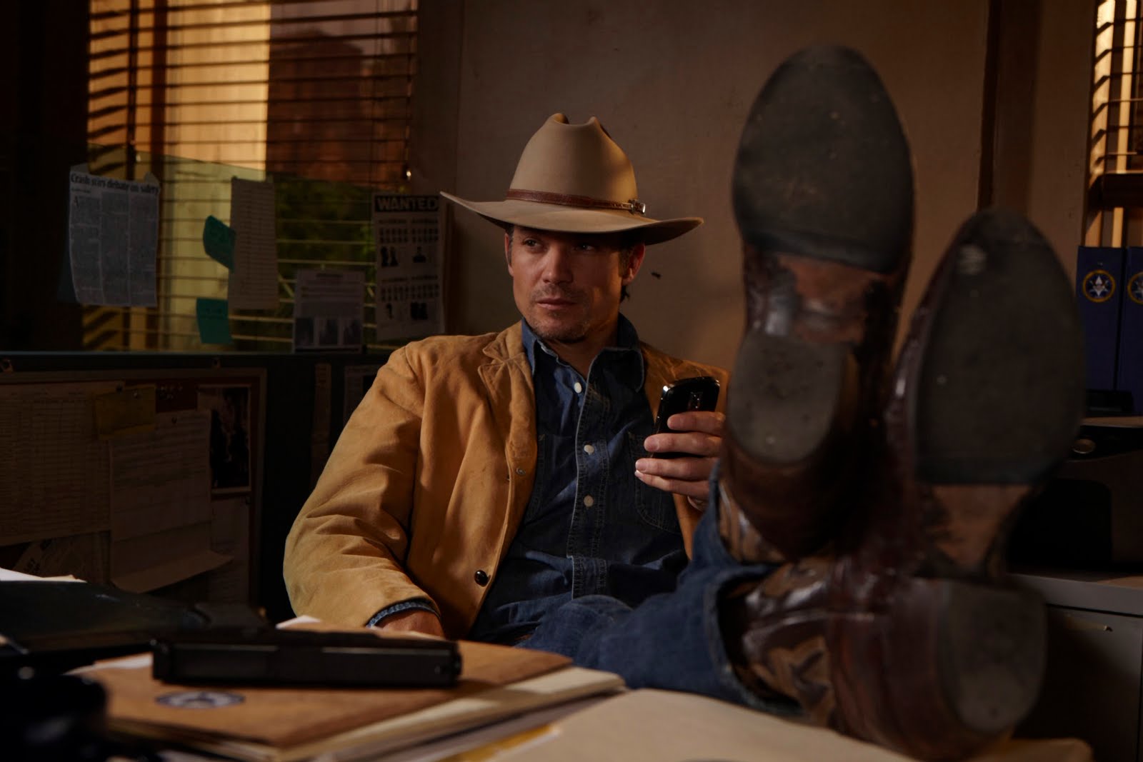 aboutnicigiri: Raylan Givens