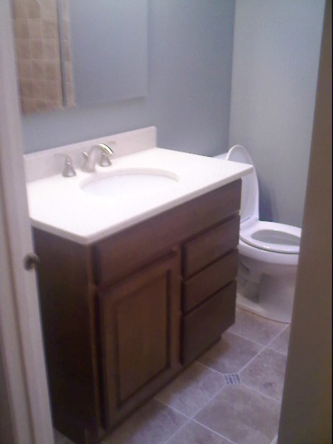 My Red Raised Ranch 'Extreme' Makeover: bathroom #2 almost completed