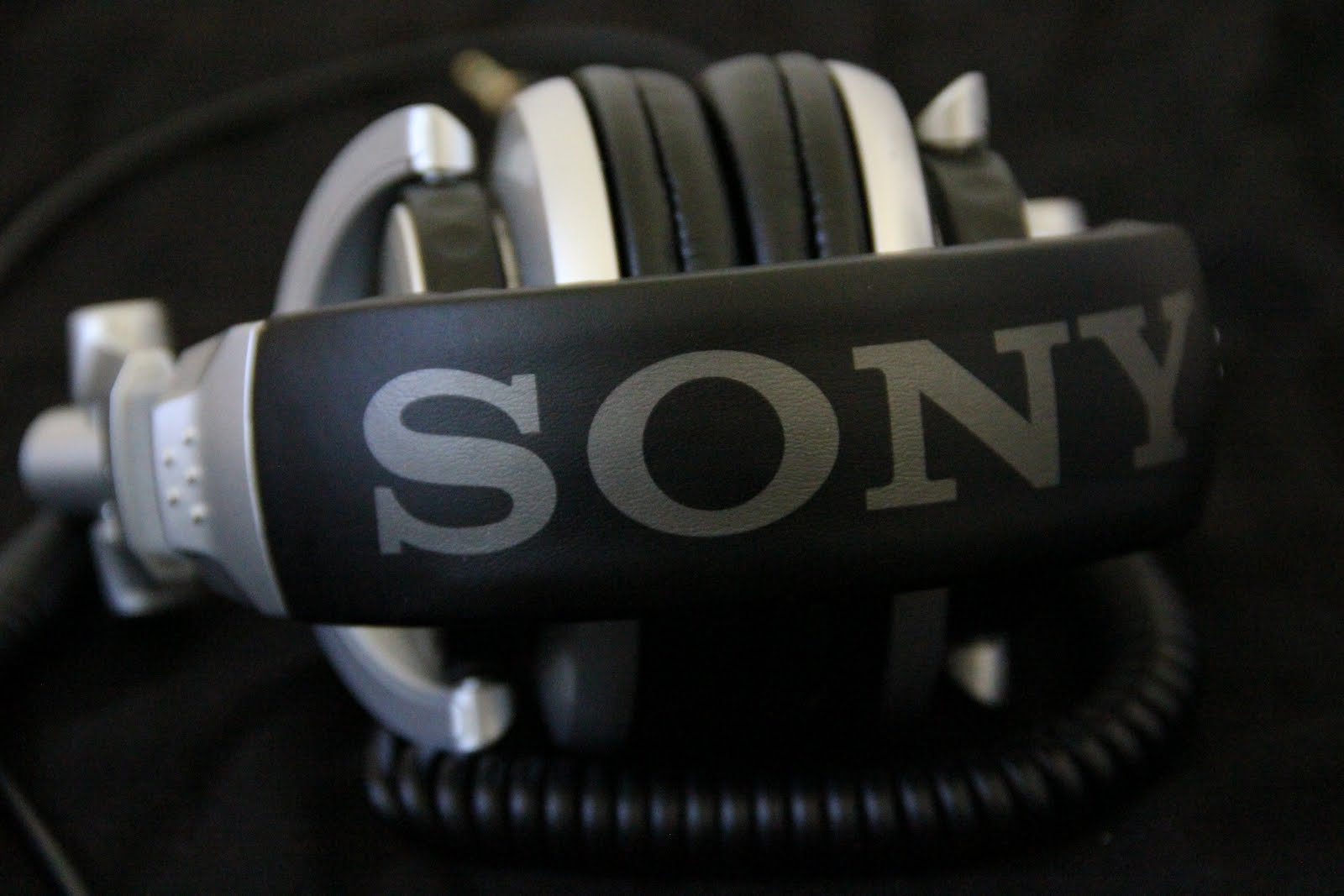 Notas del Productor: Sony MDR-V700