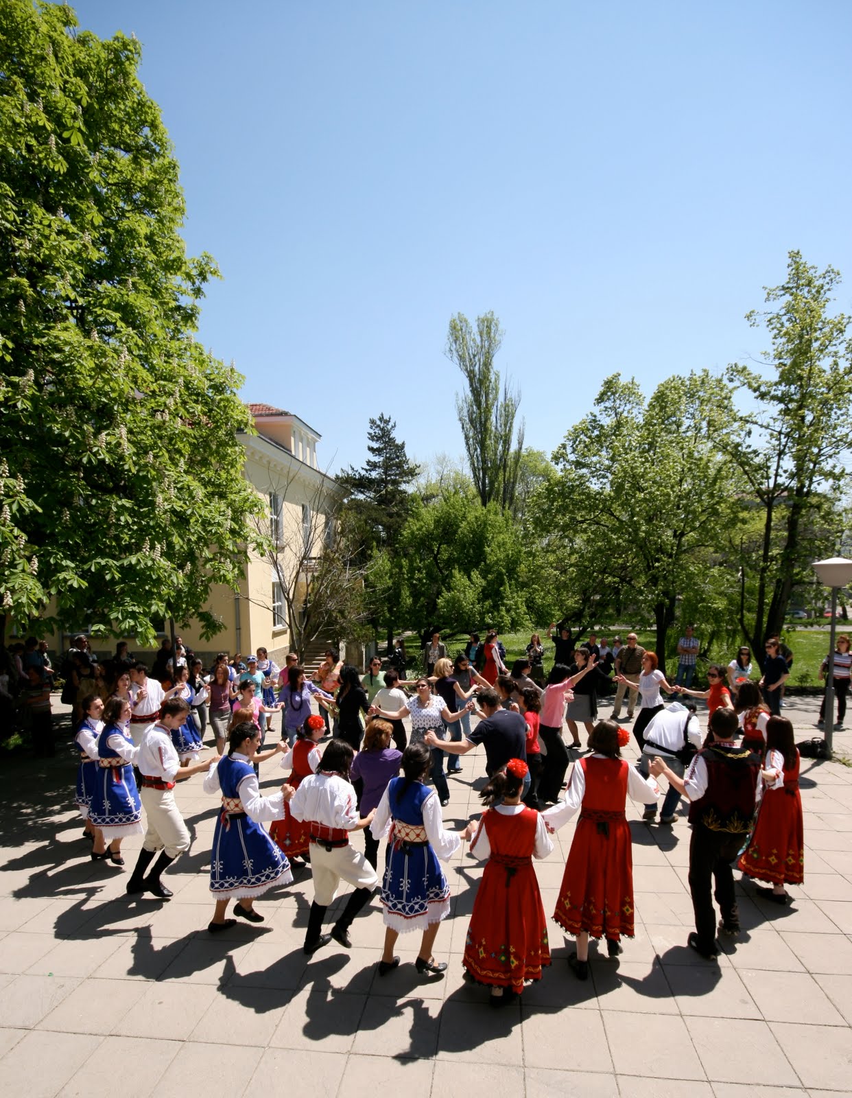 Ciao Chau Чао 朝: Dance Party Bulgaria - Balkan Fever