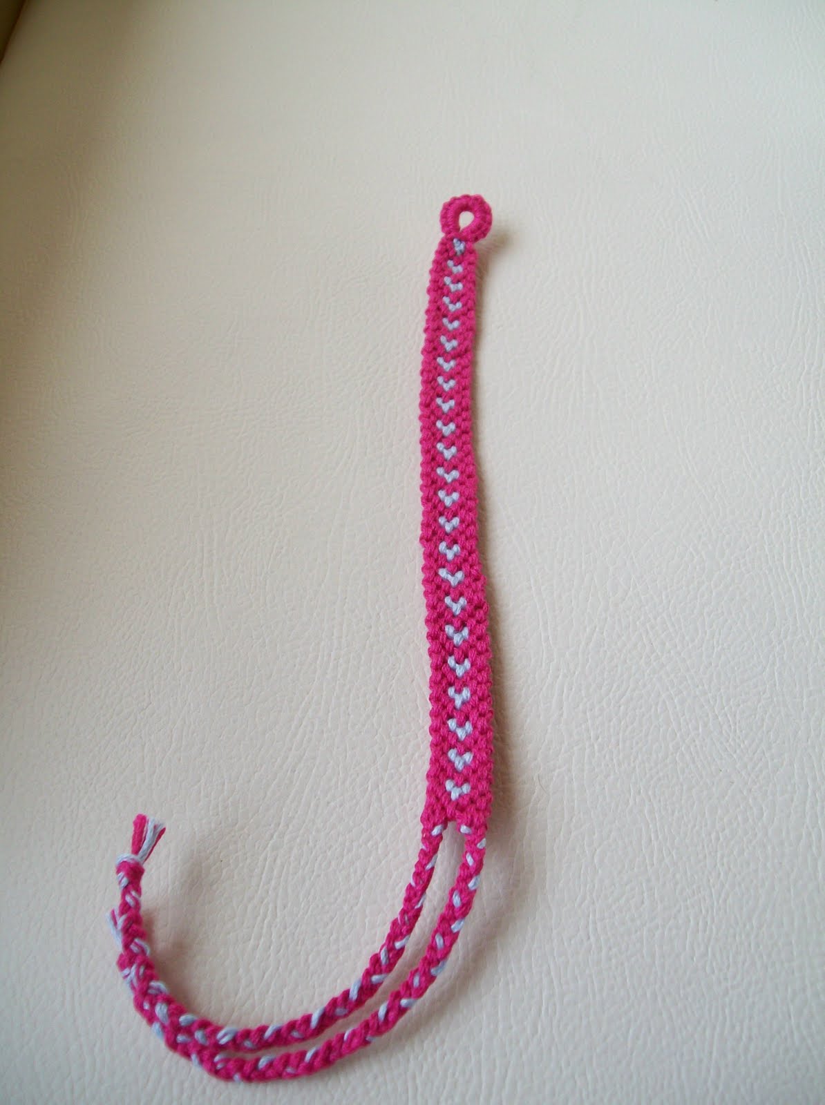 Patron de pulseras de lana - Imagui