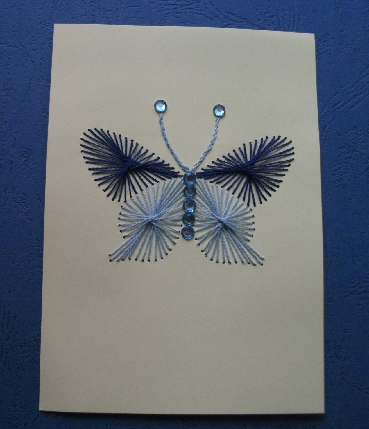 O jucarie pe zi: Felicitari cusute