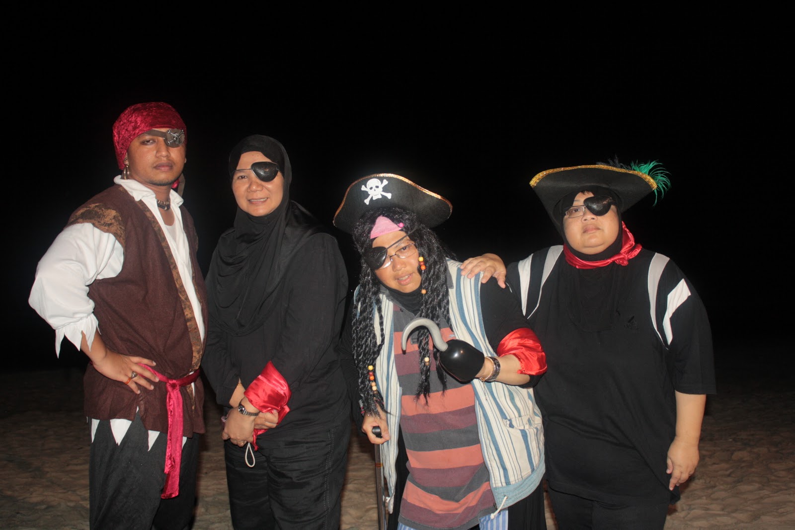 Mazlin Chik Inn Nordin: "LANUN MALAYA MENYERANG KOH SAMUI......"