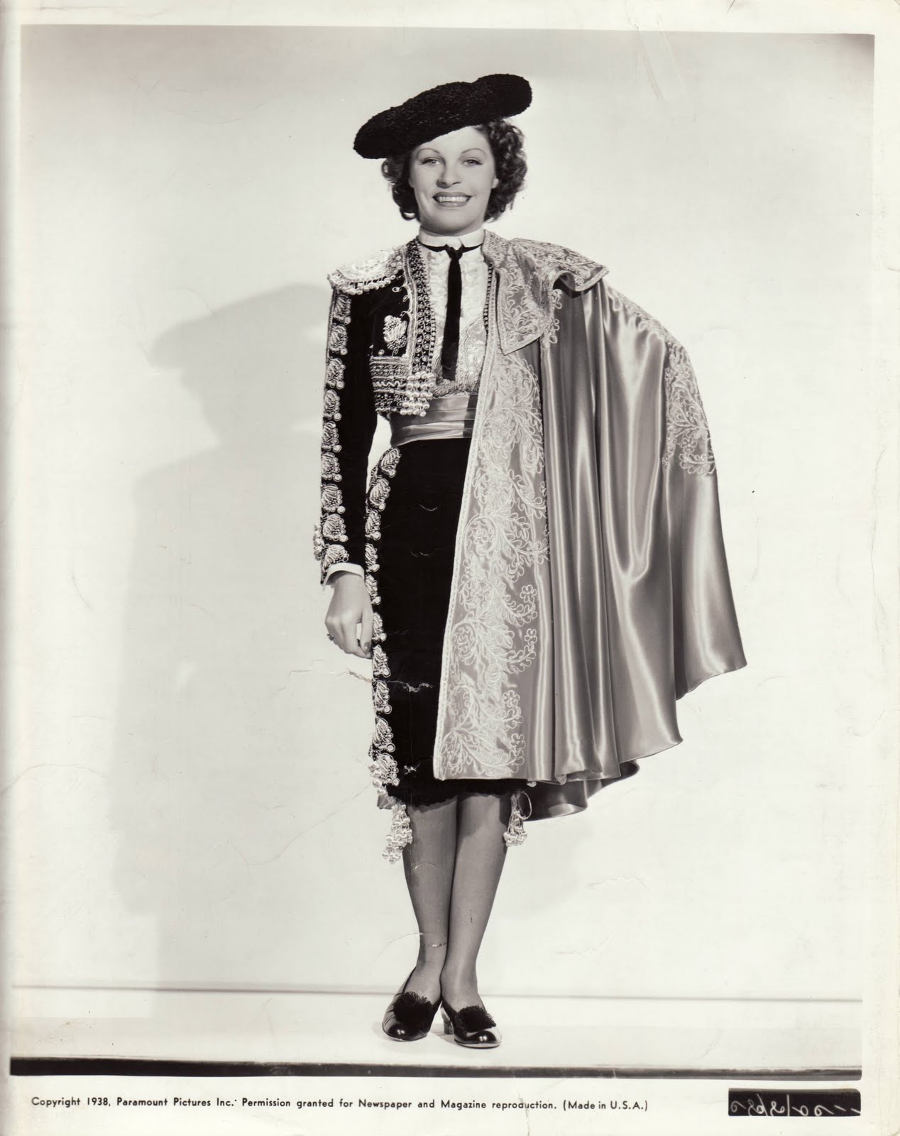 THE VINTAGE FILM COSTUME COLLECTOR: MARTHA RAYE THE BIG MOUTH
