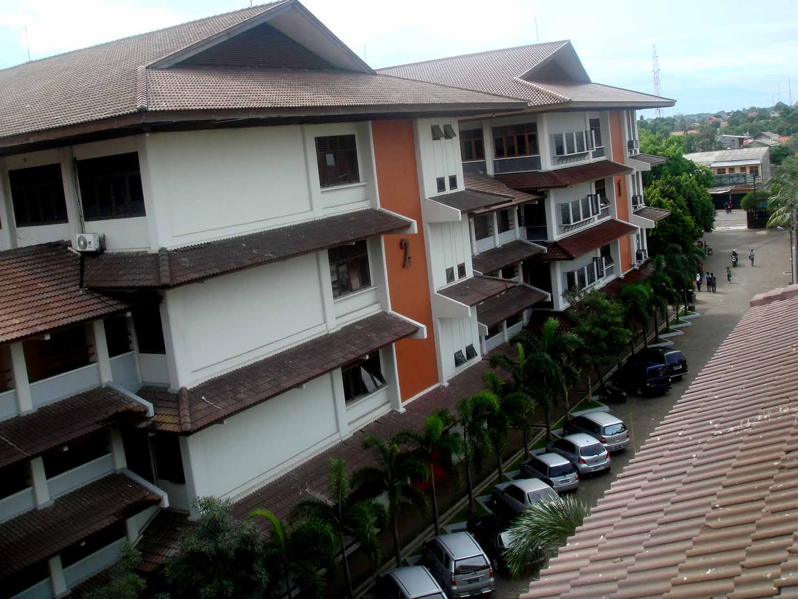 sartika: Suasana kampus E Universitas Gunadarma