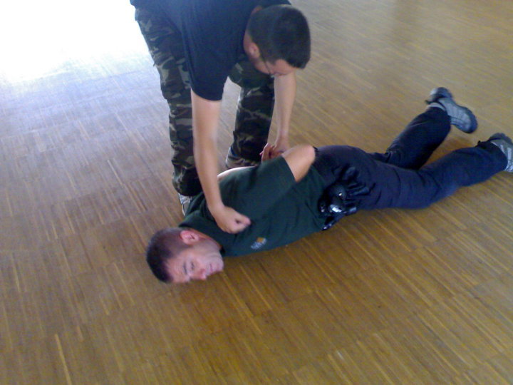 FORMACIÓN TÁCTICA POLICIAL: Curso Defensa Policial Operativa 21.06.2010