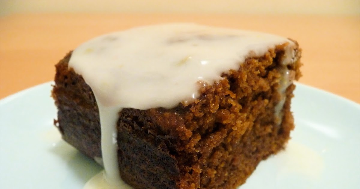 dinner party: gingerbread with lemon icing