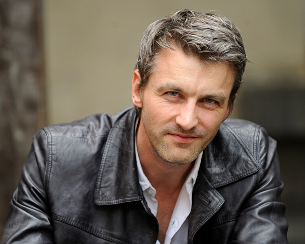 El martillo sin dueño v.2: 2010