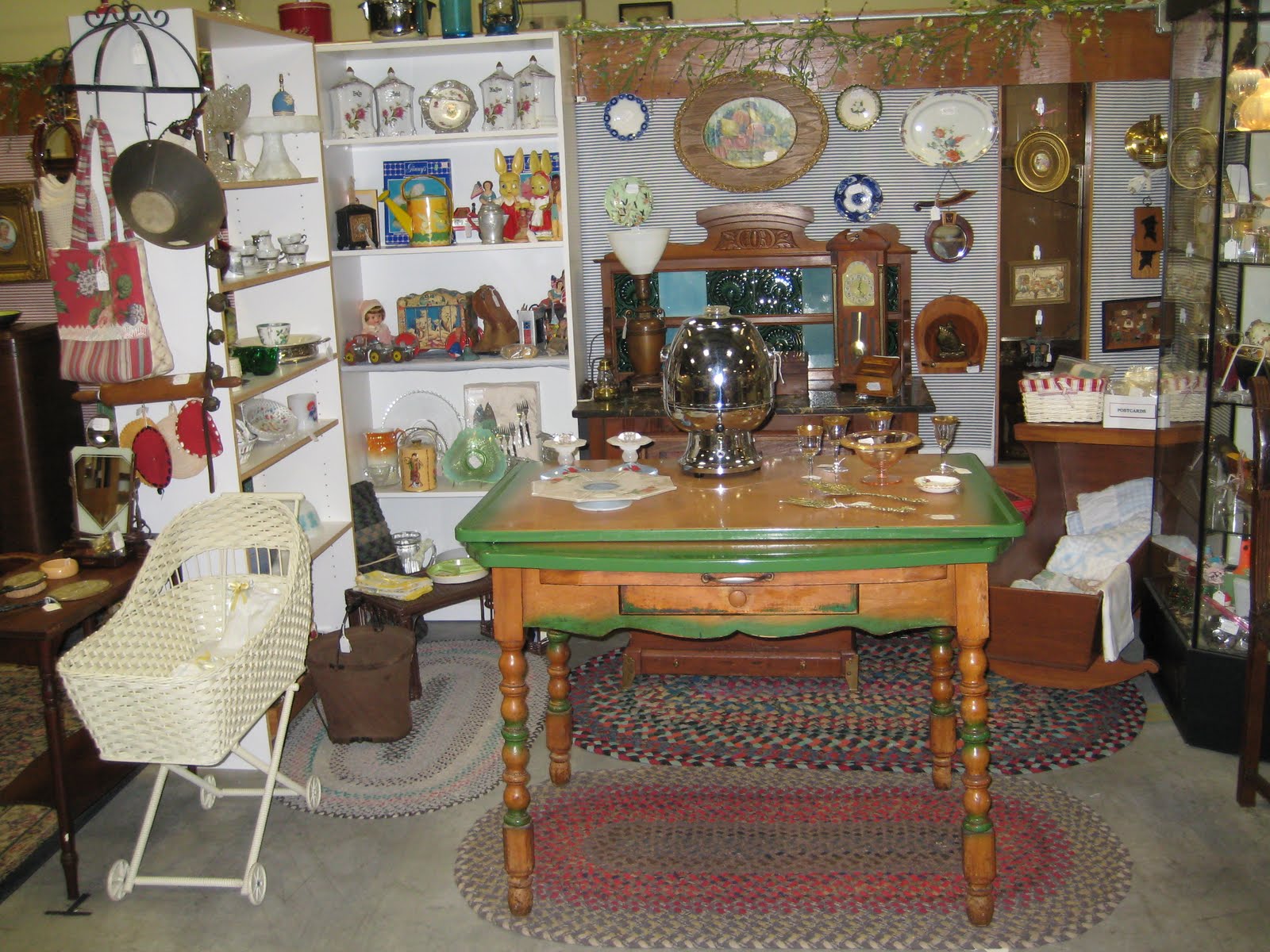 C. Dianne Zweig - Kitsch 'n Stuff: Antique Booth Display Ideas: The ...