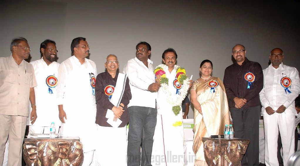 Periyar Ramaswamy Nayakar Premiere Show Stills, Photo Gallery ...