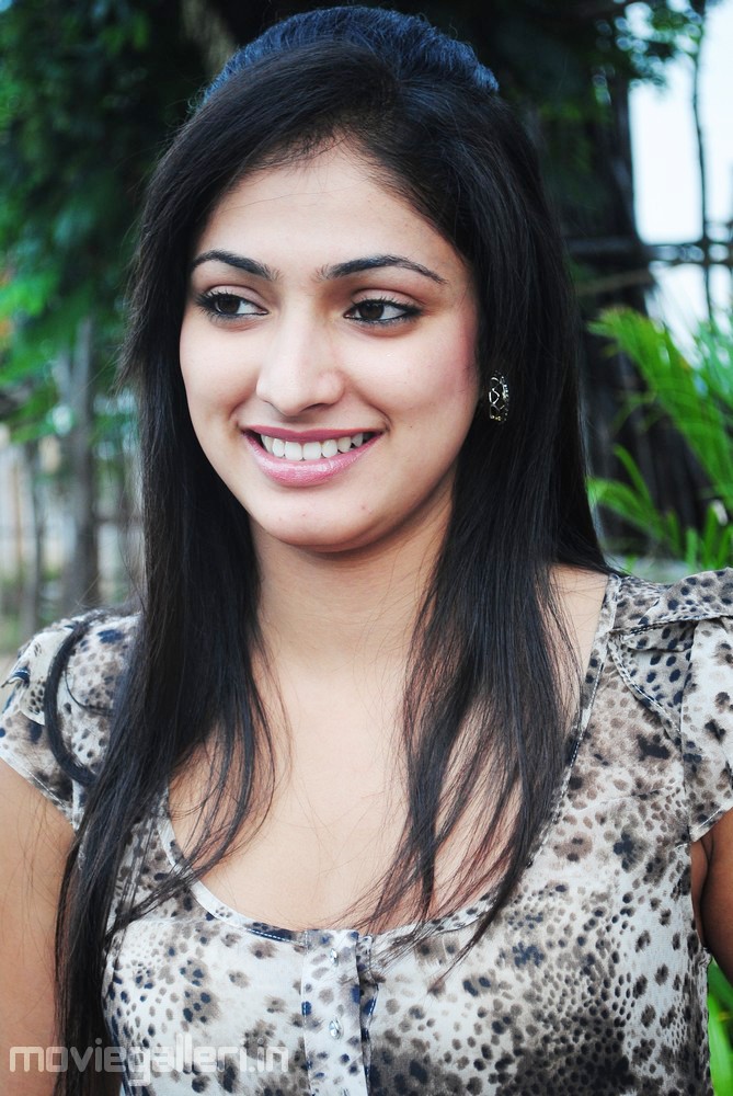 Sexy Actress Haripriya Latest Photos, Stills, Images