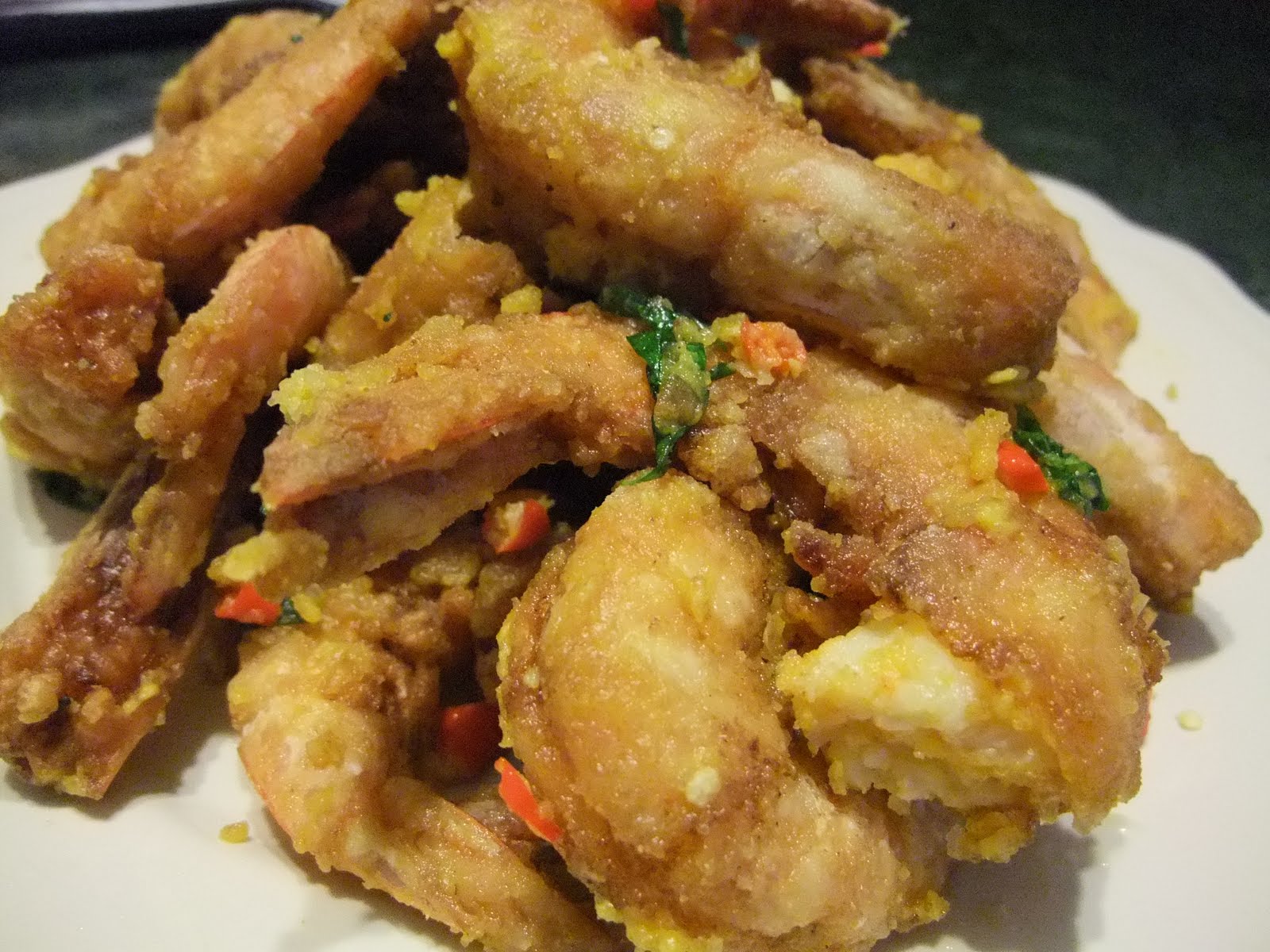 Veronica's Kitchen: Crispy prawns with salted egg yolk
