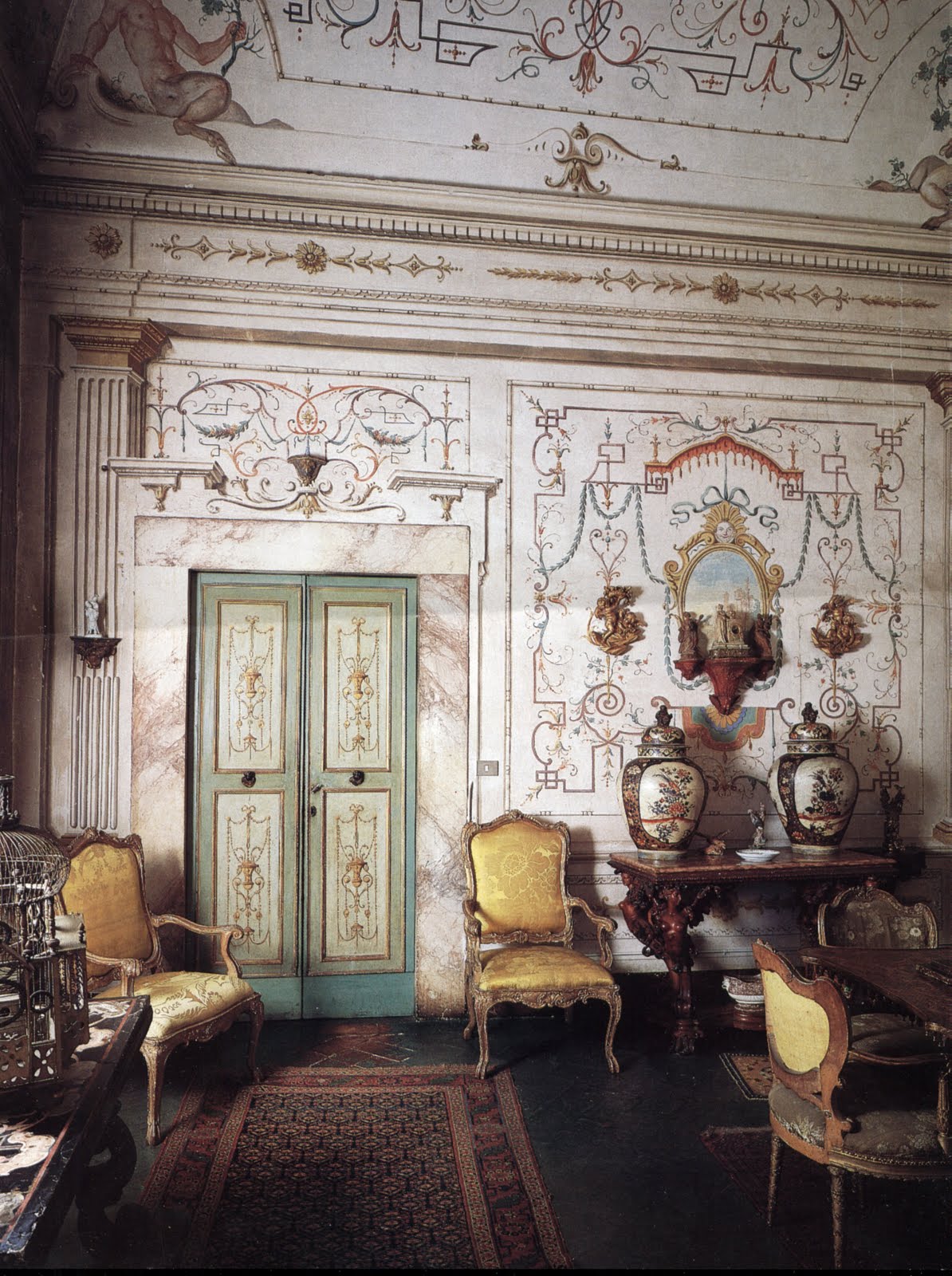 surface fragments: Antiques in Italian Interiors