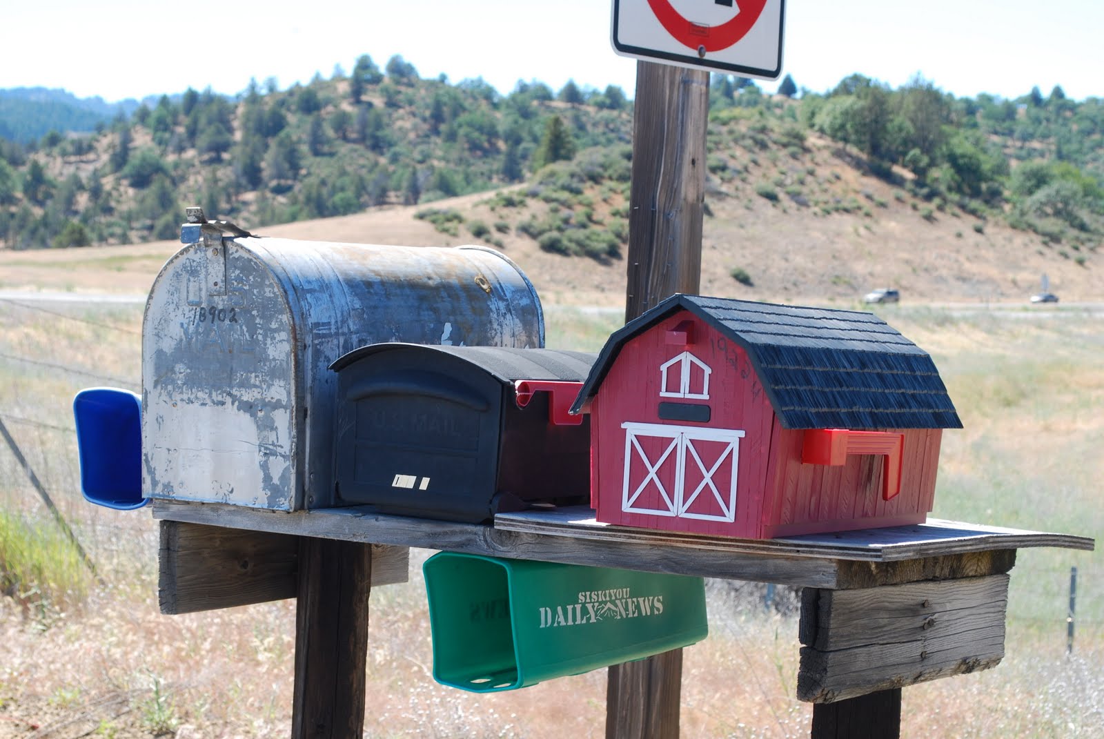 southwestbarns: Barn mailbox~Outdoor Wednesday 072110