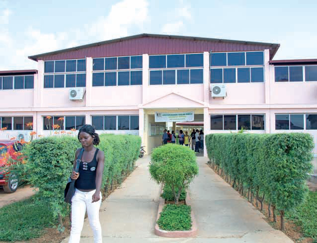 MEDICINA: Universidade Oscar Ribas: Ciclo de Palestras