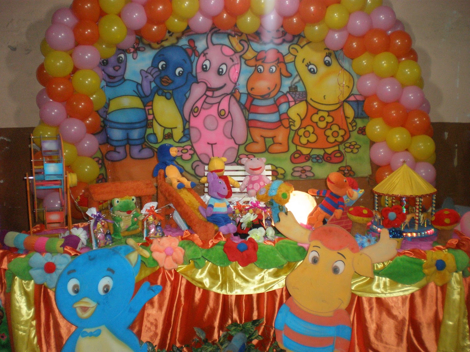 Lili Festas: Aniversário Tema BACKYARDIGANS