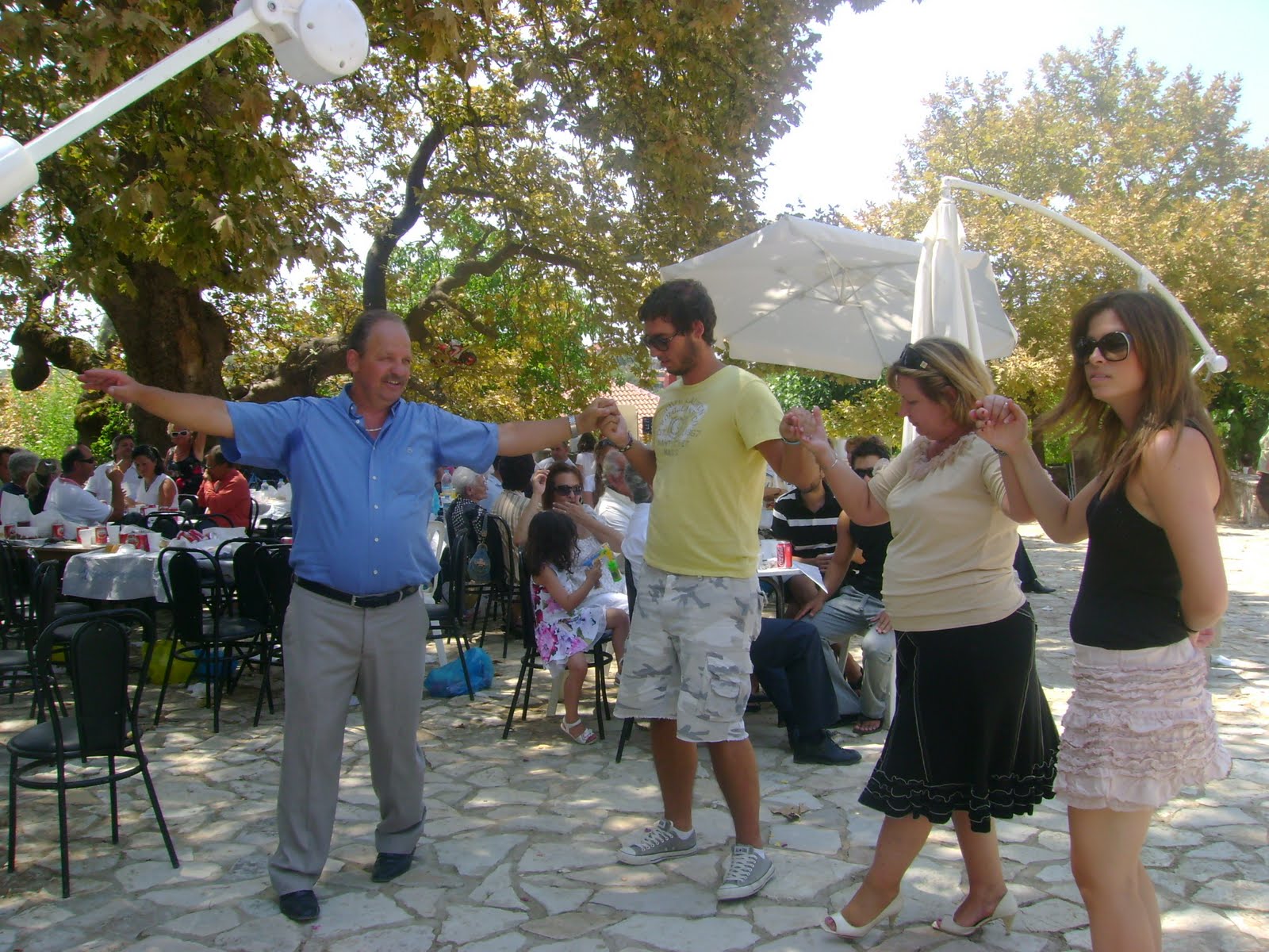 ΤΑΞΙΑΡΧΕΣ (ΜΟΦΚΙΤΣΑ) Ν.ΗΛΕΙΑΣ: ΠΑΝΗΓΥΡΙ ΣΤΟ ΧΩΡΙΟ