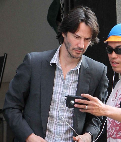 KEANEWS: September 02 2010 What a way to spend your birthday! Keanu ...