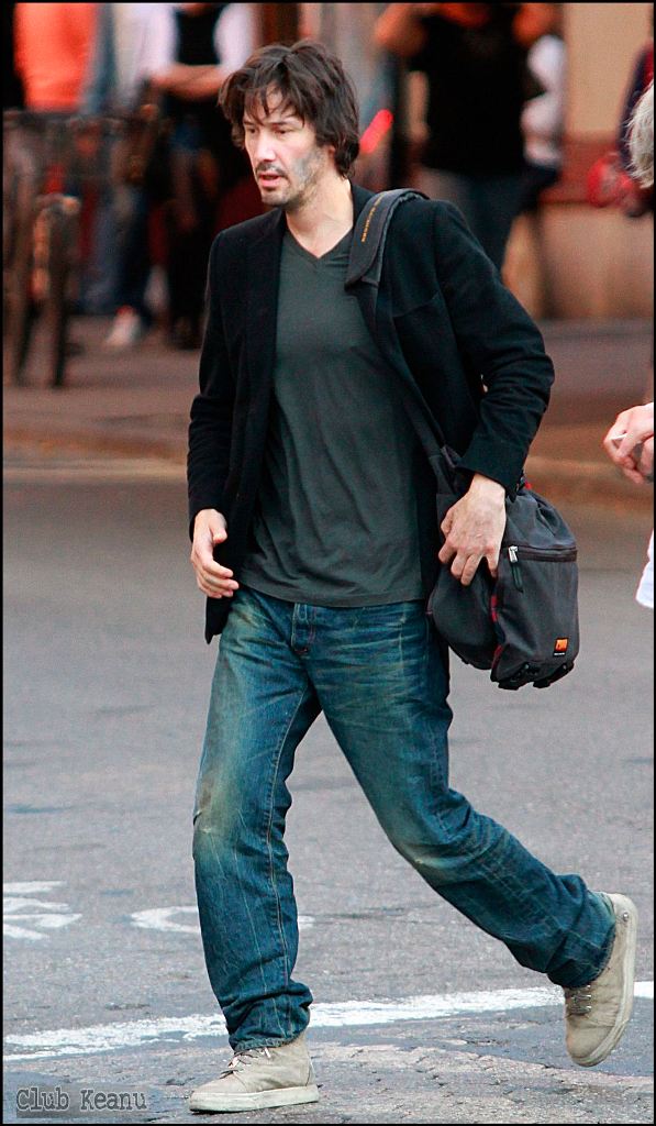 KEANEWS: Keanu Reeves is seen on the Streets of Manhattan on September ...