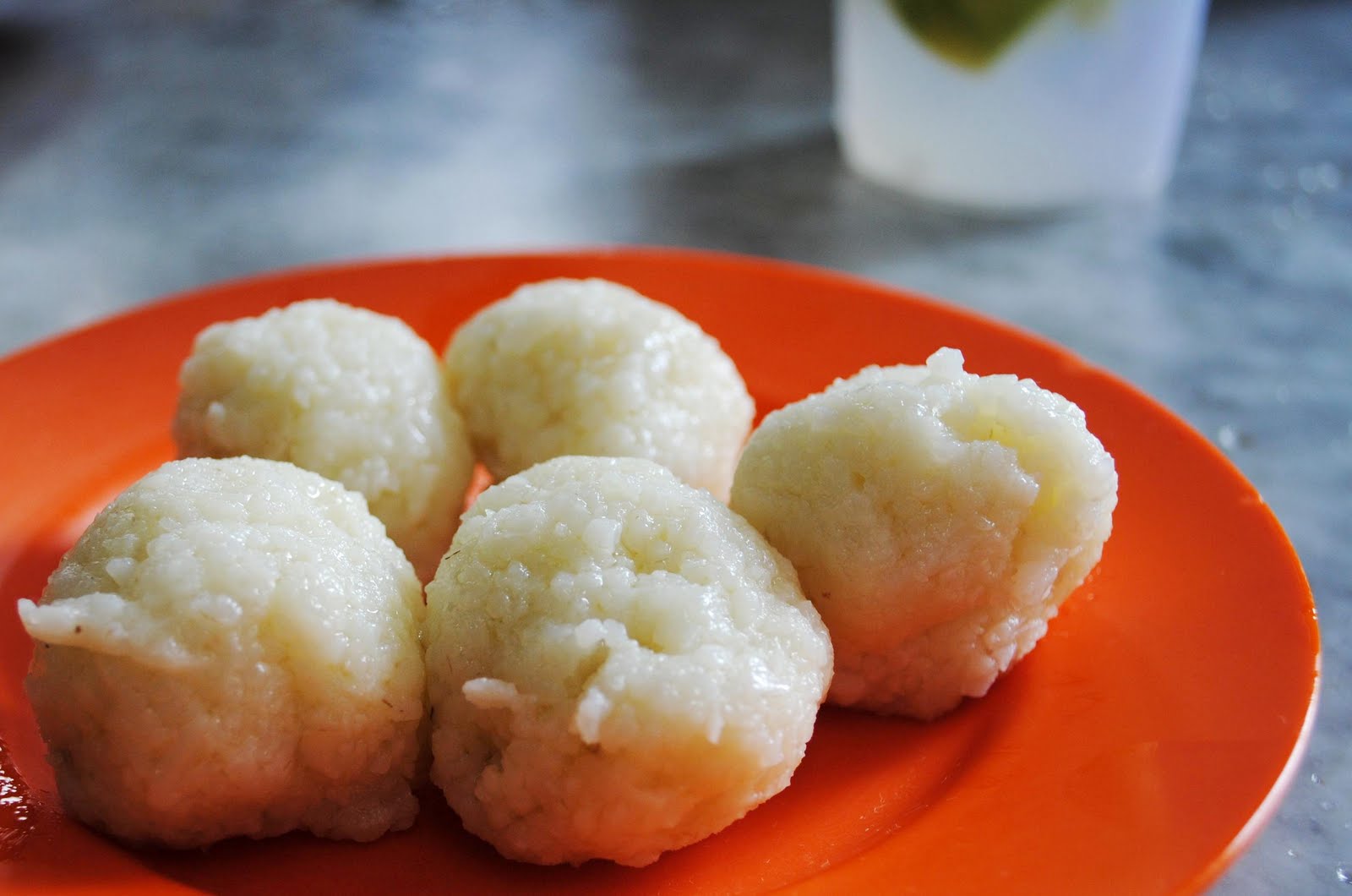 A Coffeeholic's Travel Tale: Chicken Rice Balls at Chung Wah Restaurant ...