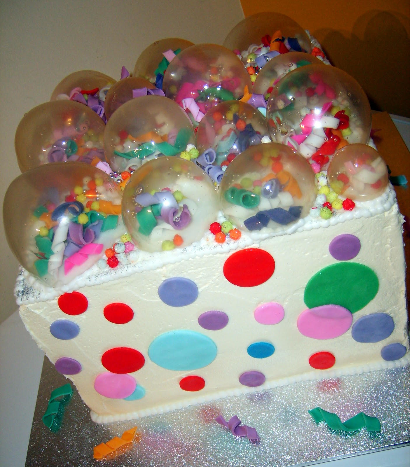 Caketopia: Large Surprise Rainbow Bubbles Cake