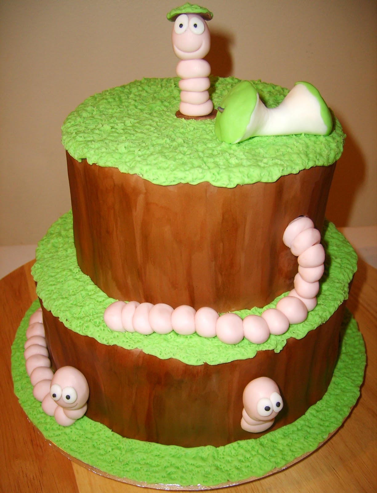 Caketopia: Worms Cake for Noah
