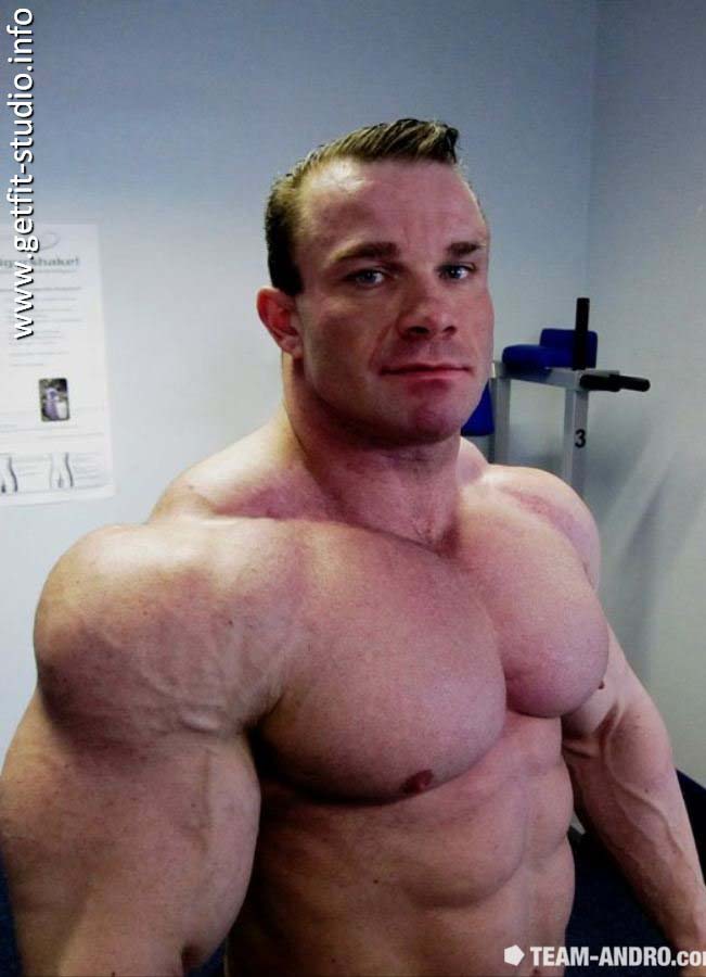 Ronny Rockel: 242lbs