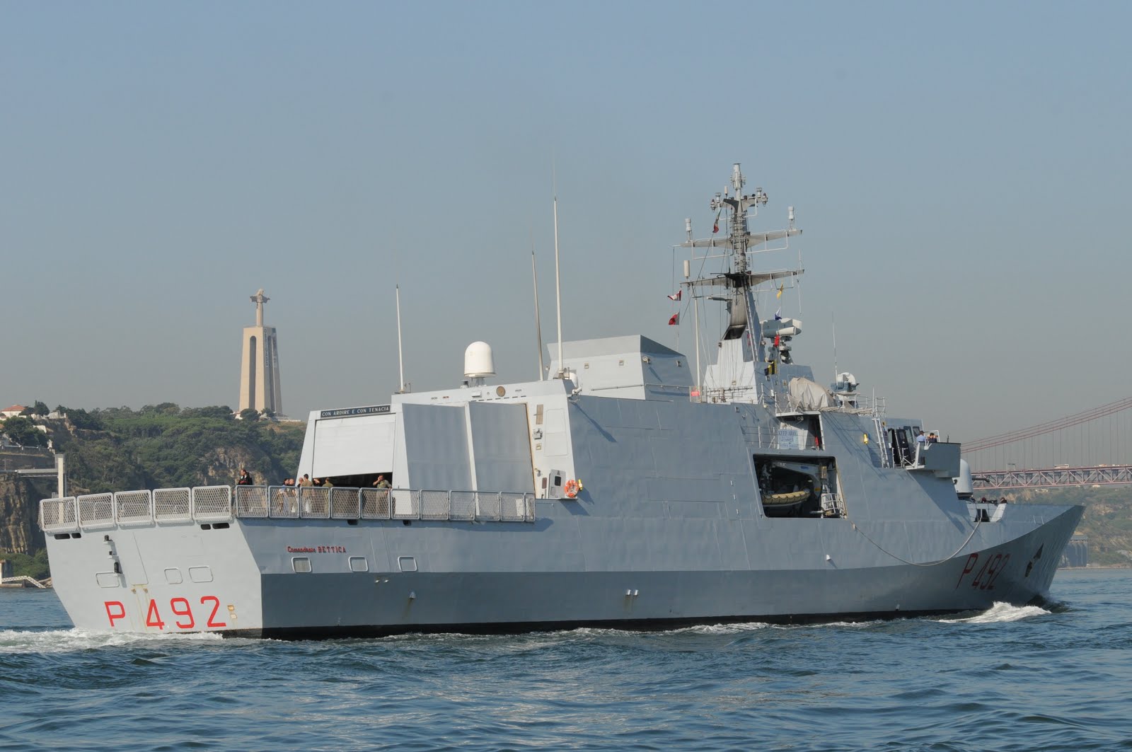 SHIPS & THE SEA - BLOGUE dos NAVIOS e do MAR: COMANDANTE BETTICA ...