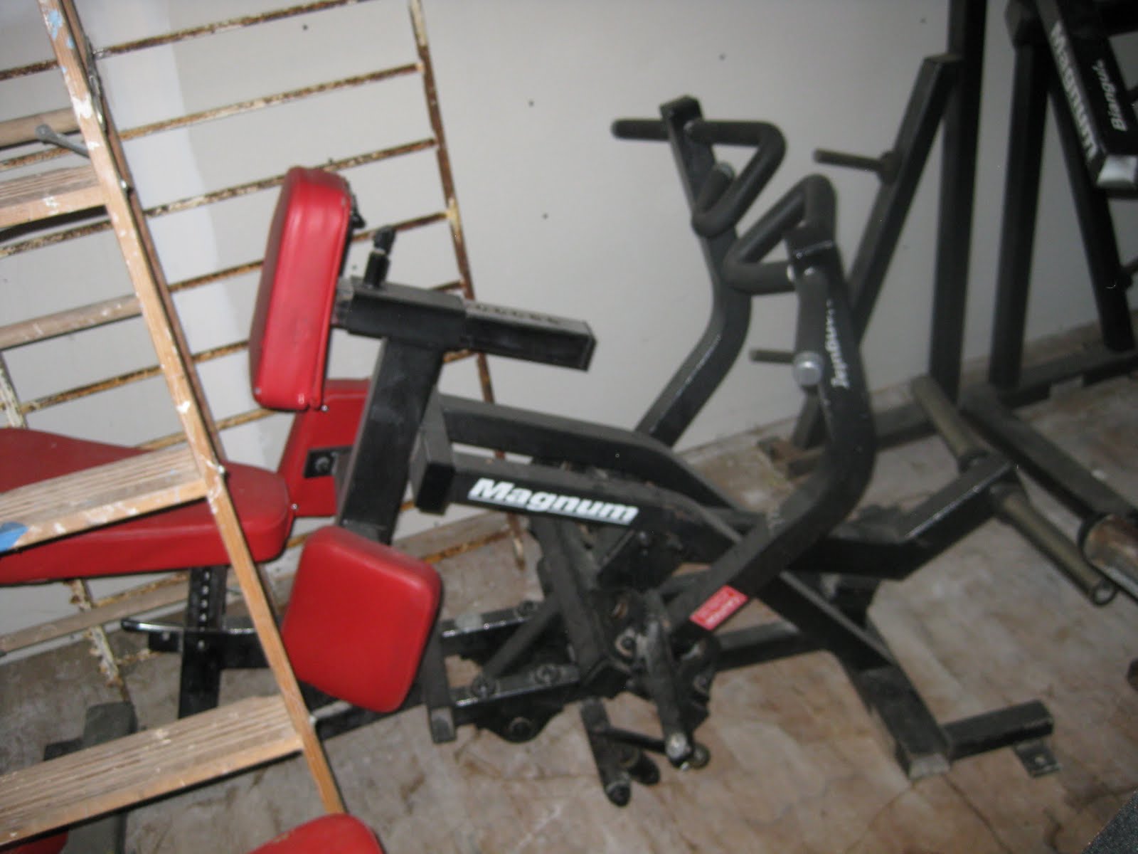 Gym Equipment for Sale: Magnum Strength - 420 Plate Loaded Lat Row (30671)