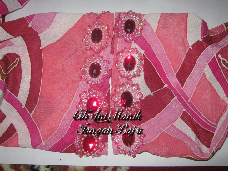 Sulaman Manik dan Labuci: CONTOH MANIK