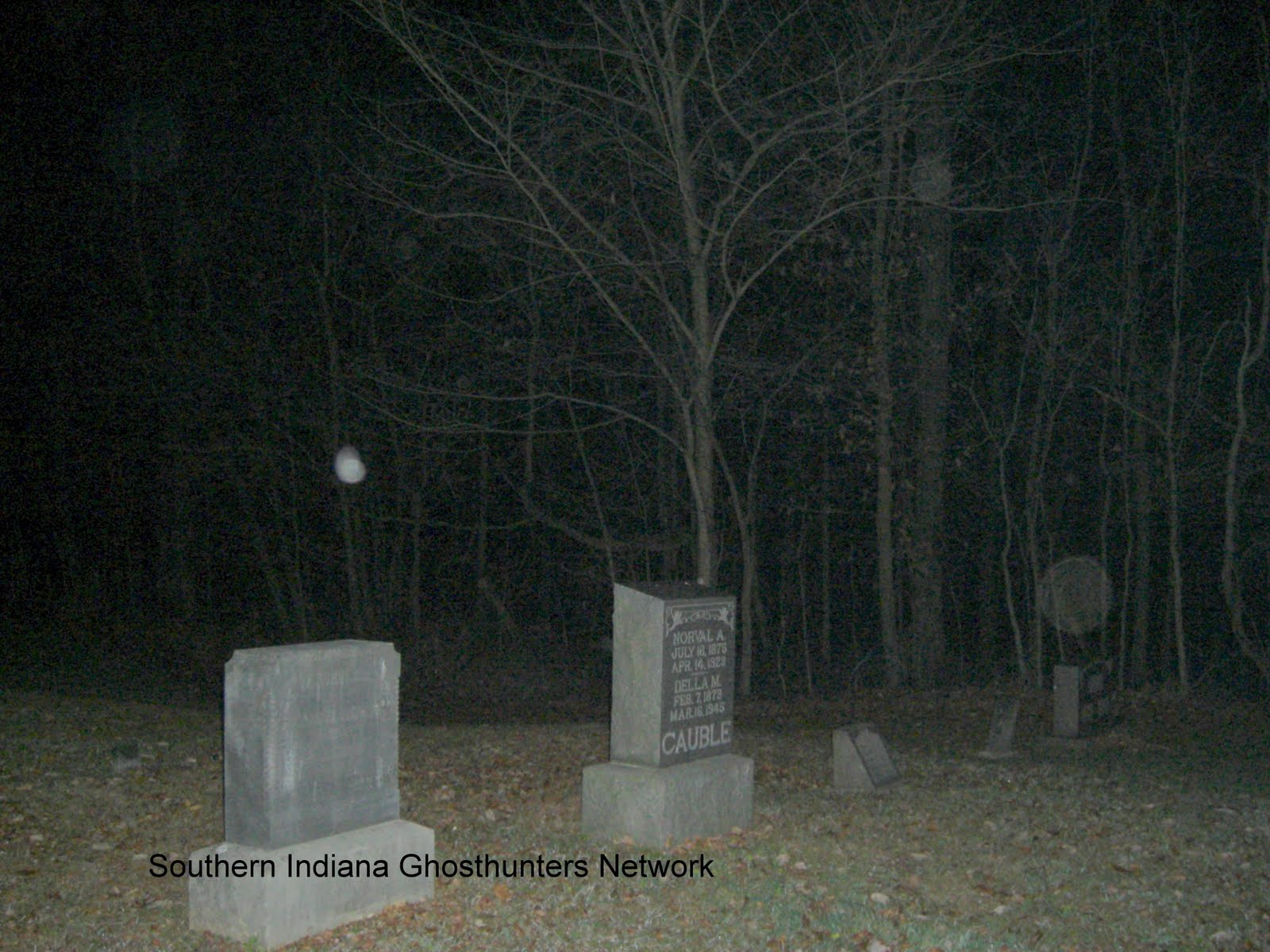 Southern Indiana Ghosthunters Network: Rush Creek Cemetery Orb In Motion