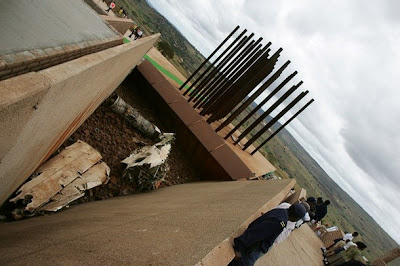 CLUBE 70: Monumento musical em Mbuzini