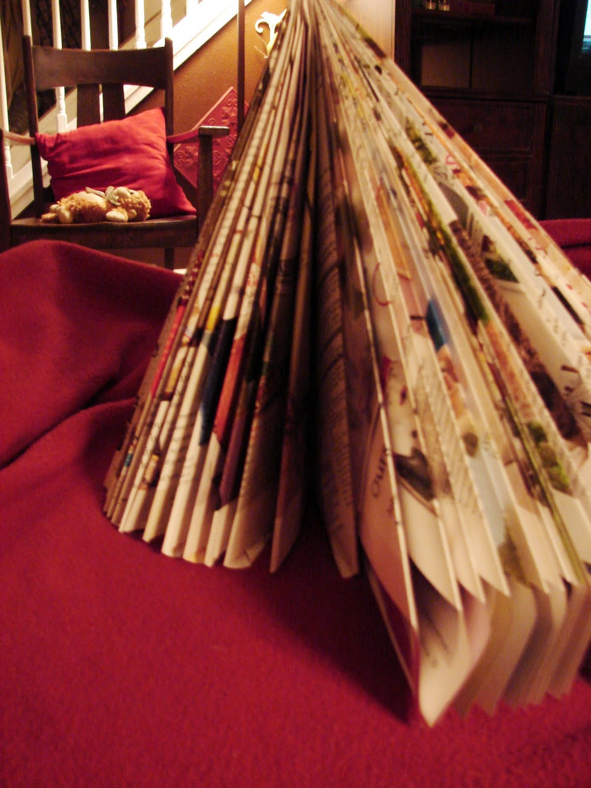 Miss Matched and Marvelous: Upcycled Magazine to a Christmas Tree!