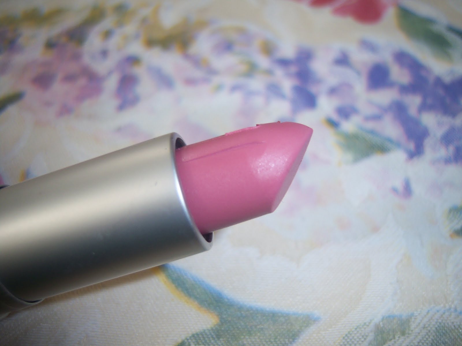 Loveleigh: Pink Pout Revlon Matte Lipstick