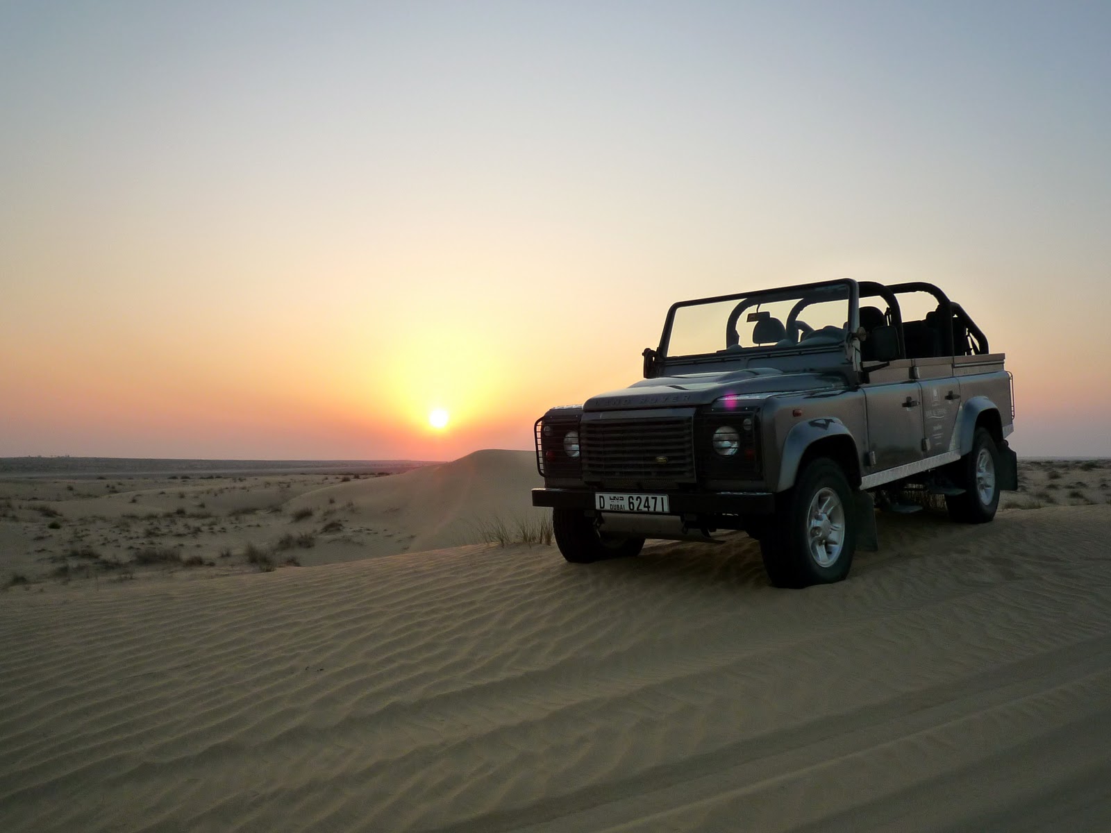 NORTH TRAVELLER: DUBAI / DESERT JEEP RIDE