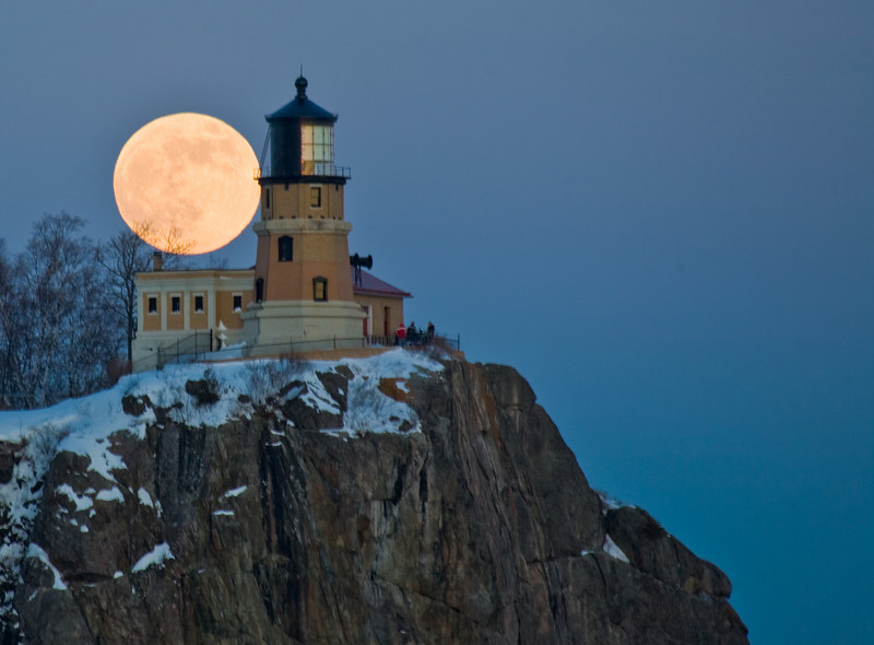 Astronomy Freak: MENGAPA BULAN TAMPAK LEBIH BESAR DI CAKRAWALA DARIPADA ...