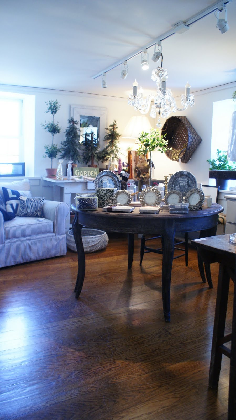 Color Outside the Lines: More of La Maison Home