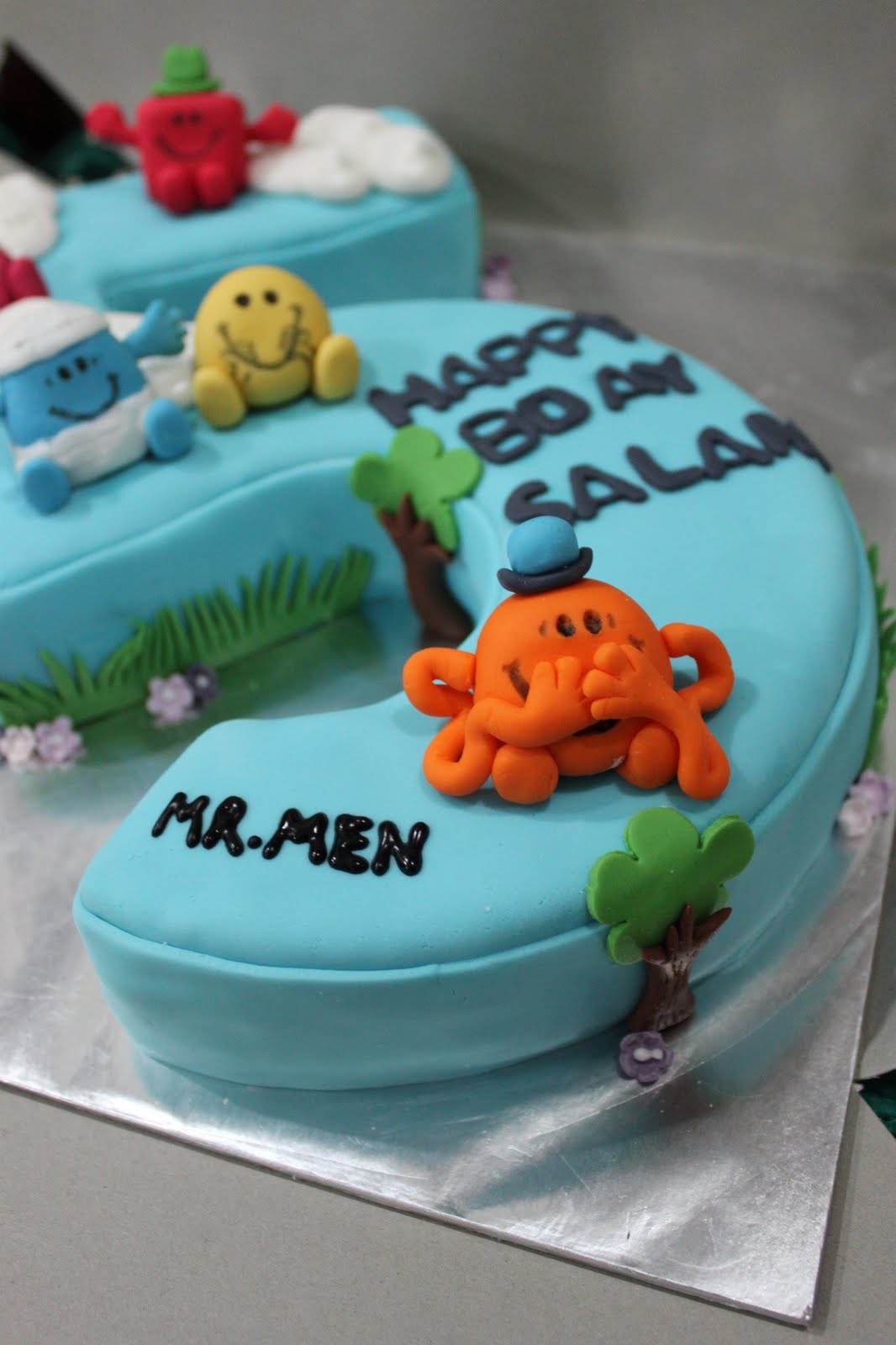 CitsCakes: Mr. Men themed Cake~