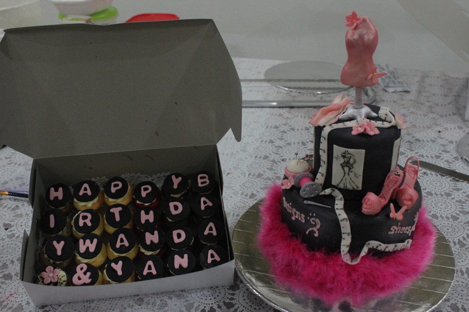 CitsCakes: Fashion/designer theme cake~