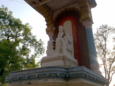 Angat-Pangat: Glimpses of Amalner