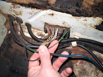 BZ's BMW Isetta 300's: Isetta - Body Removal