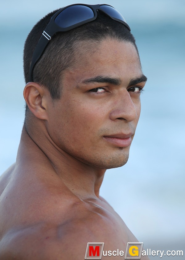 DAVID DUST: Julio - Mountains of Muscle